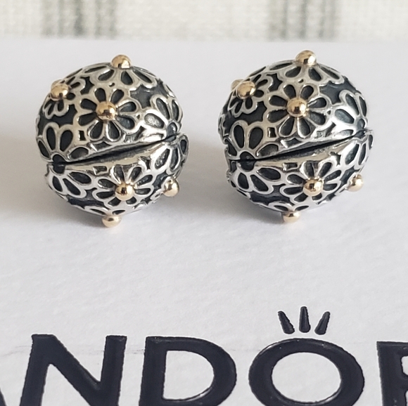 Pandora | Jewelry | Pandora Lazy Daisy Clips With 4k | Poshmark